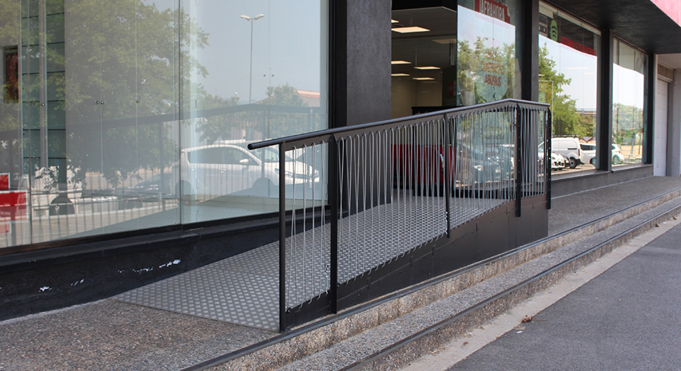 Las rampas también son una solución a las barreras arquitectónicas ...